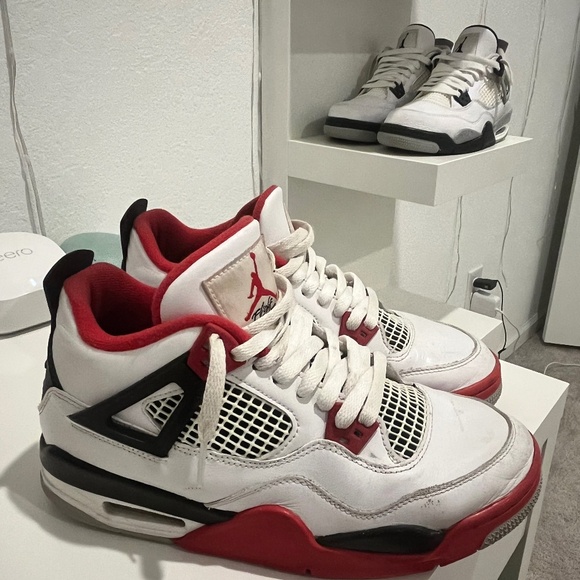 Nike Jordan Retro Fire Red 🍲 Jordan Retro Fire red